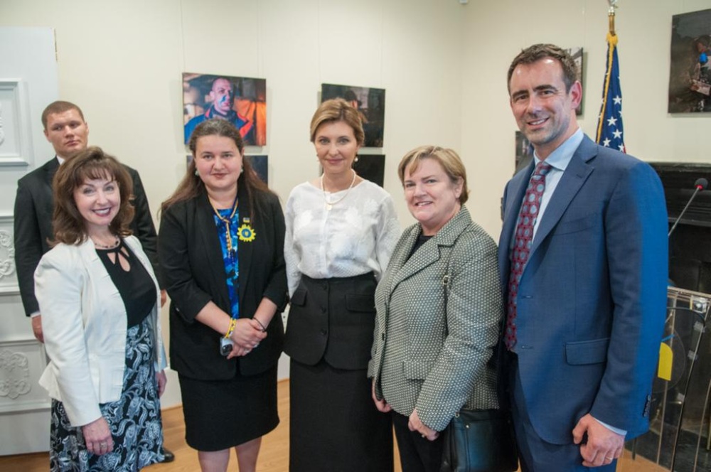First Lady of Ukraine accepts computer donation from HP Inc. for ...